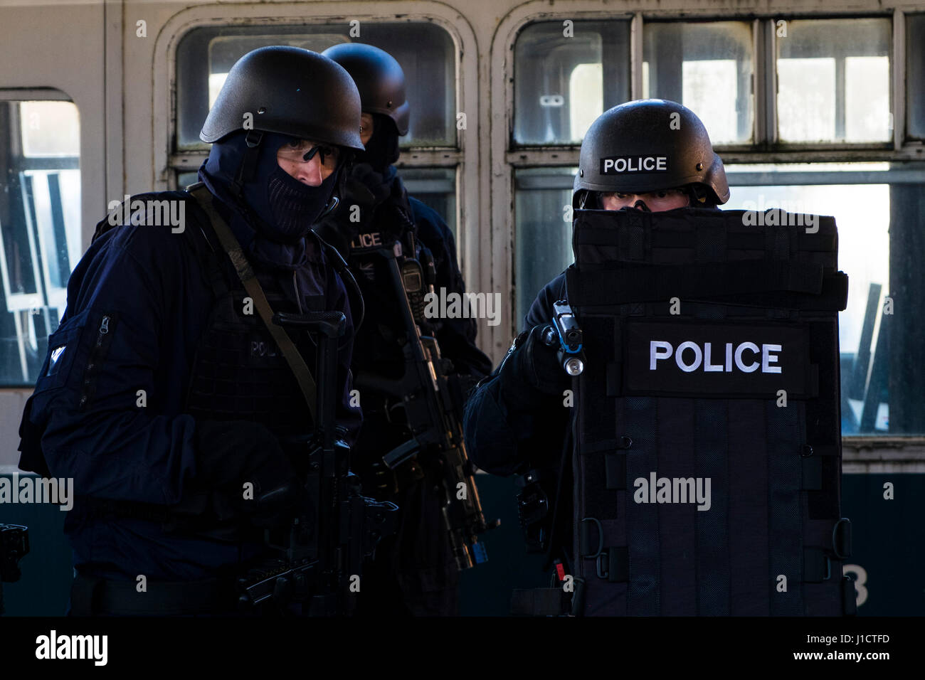Taser guns hi-res stock photography and images - Alamy