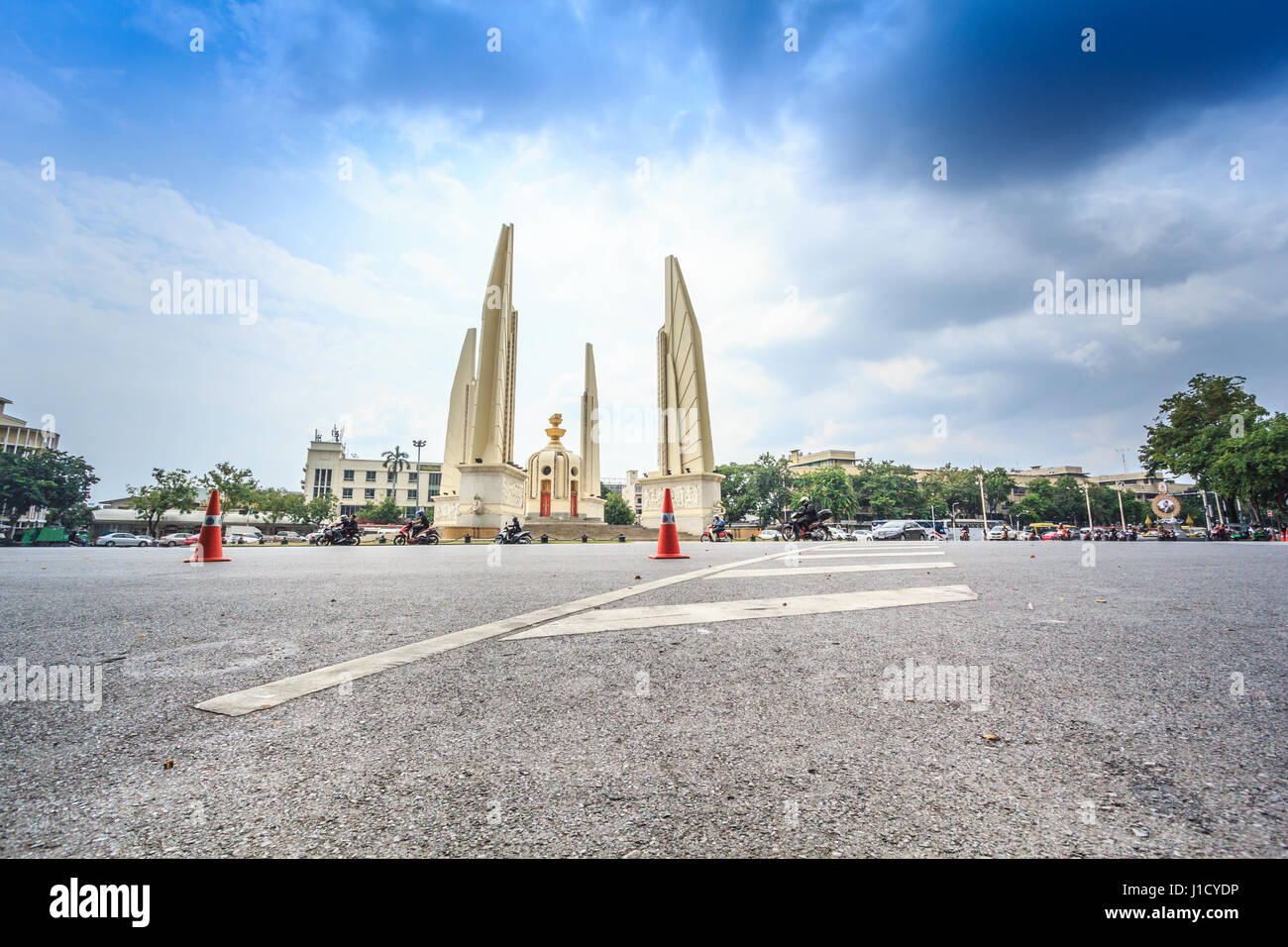 Bangkok, Thailand - Oct 19, 2016 : Democracy Monument ( Anusawari ...