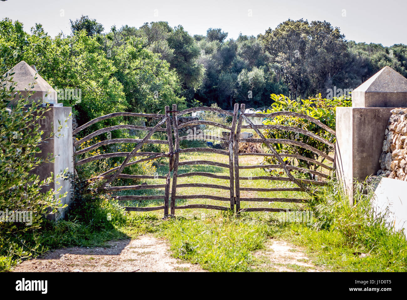 Wooden gate menorca hi-res stock photography and images - Alamy