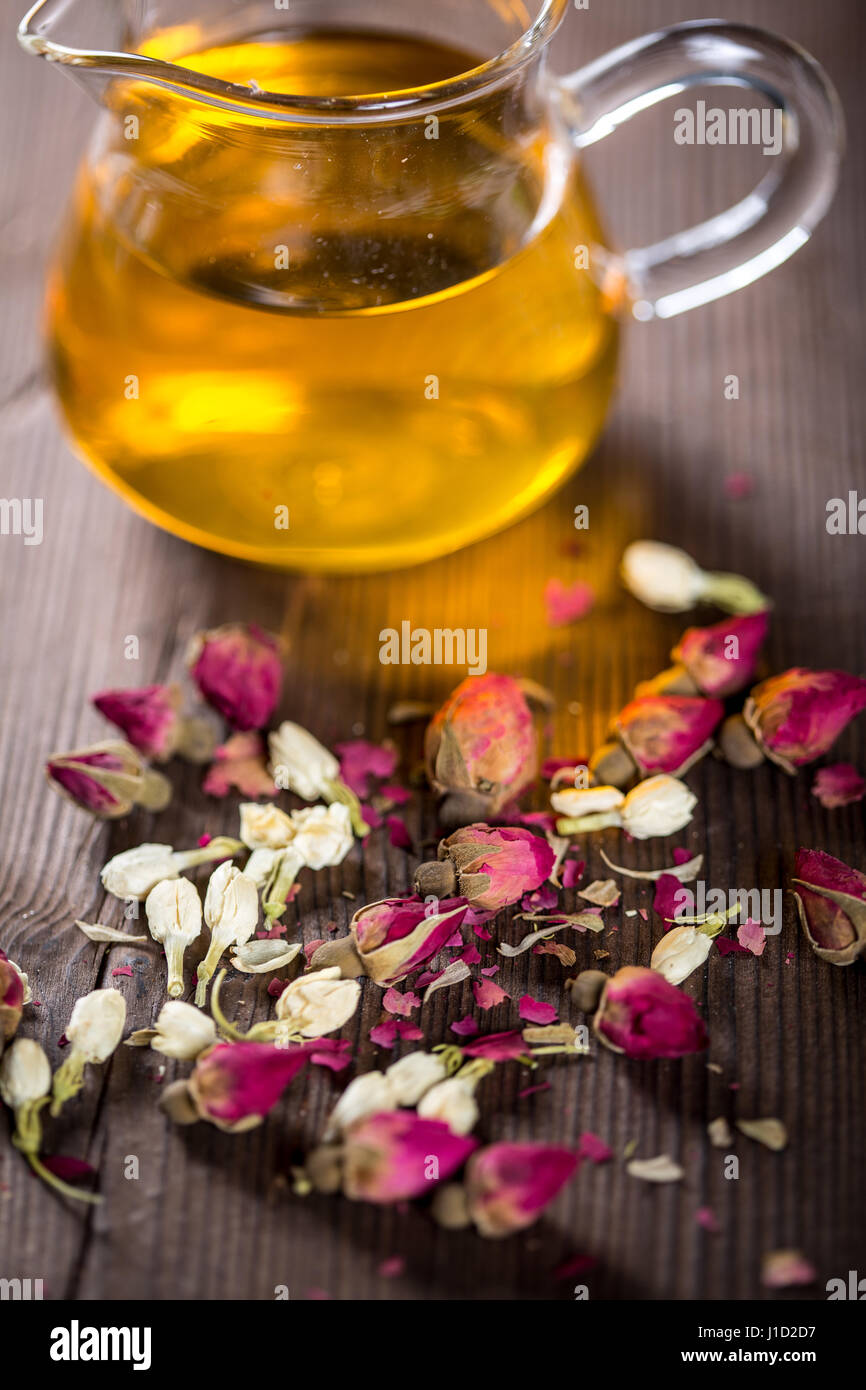 Medium tea rose hi-res stock photography and images - Alamy