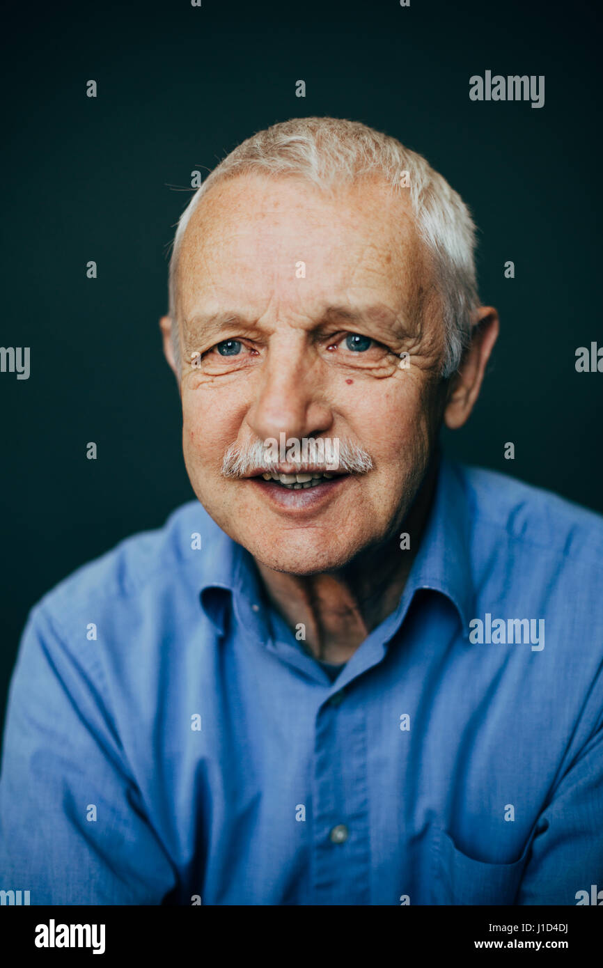 Old man age 60 70 hi-res stock photography and images - Alamy