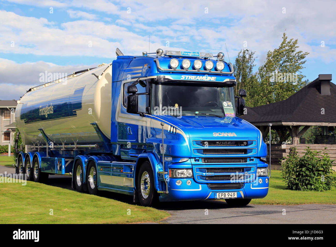 ALAHARMA, FINLAND - AUGUST 12, 2016: Blue Scania T580 semi tank truck ...