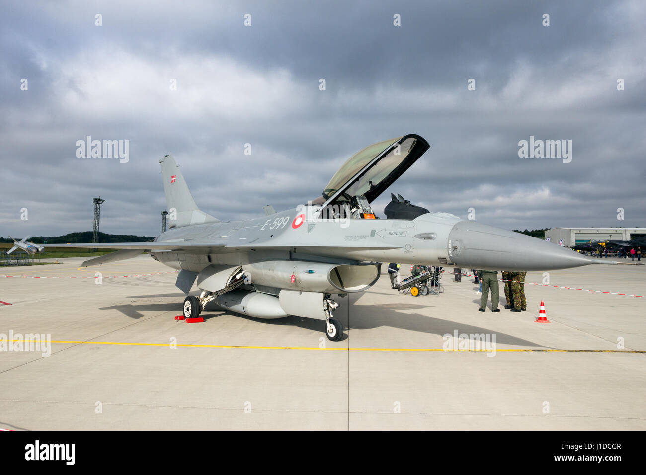 Royal danish airforce hi-res stock photography and images - Alamy