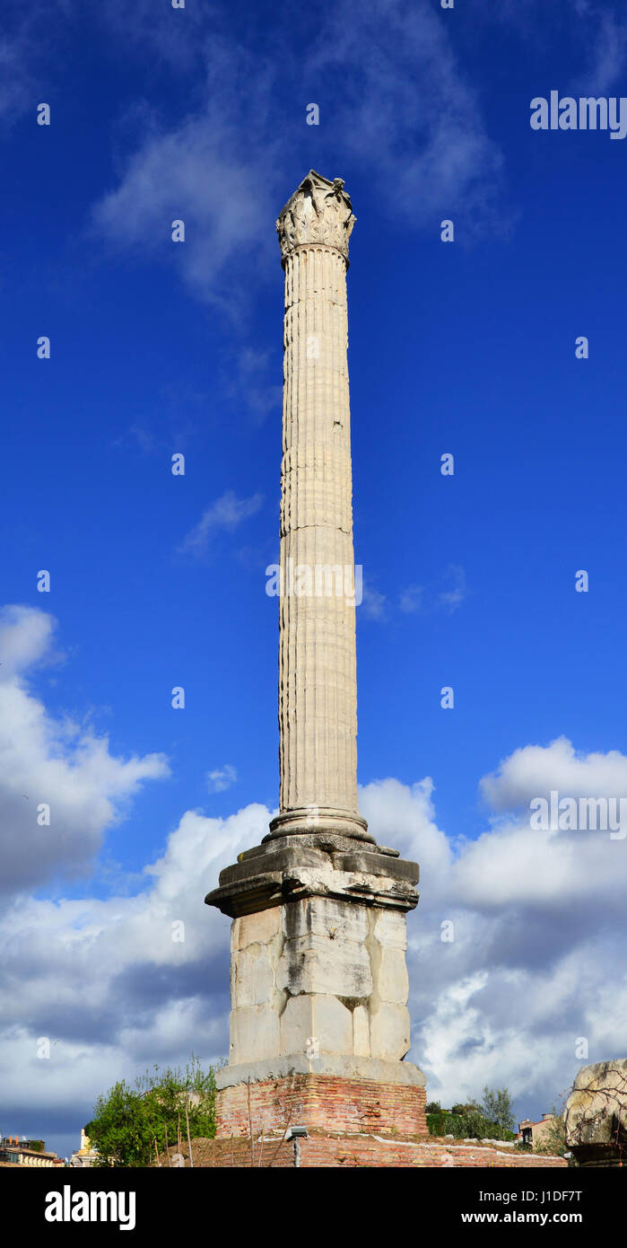 Capital column ancient hi-res stock photography and images - Alamy