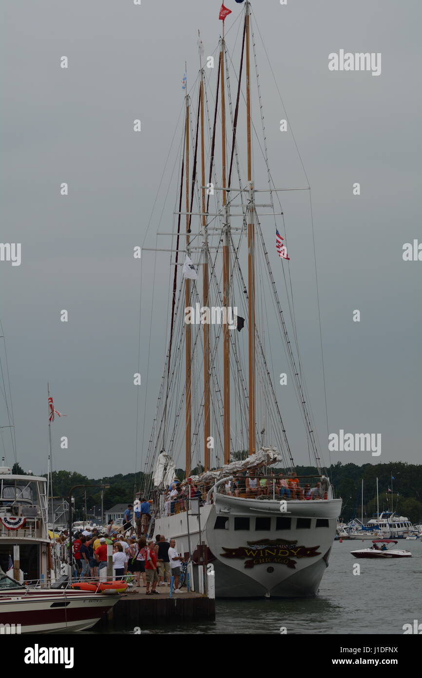 big tall ships vintage old ships Stock Photo - Alamy