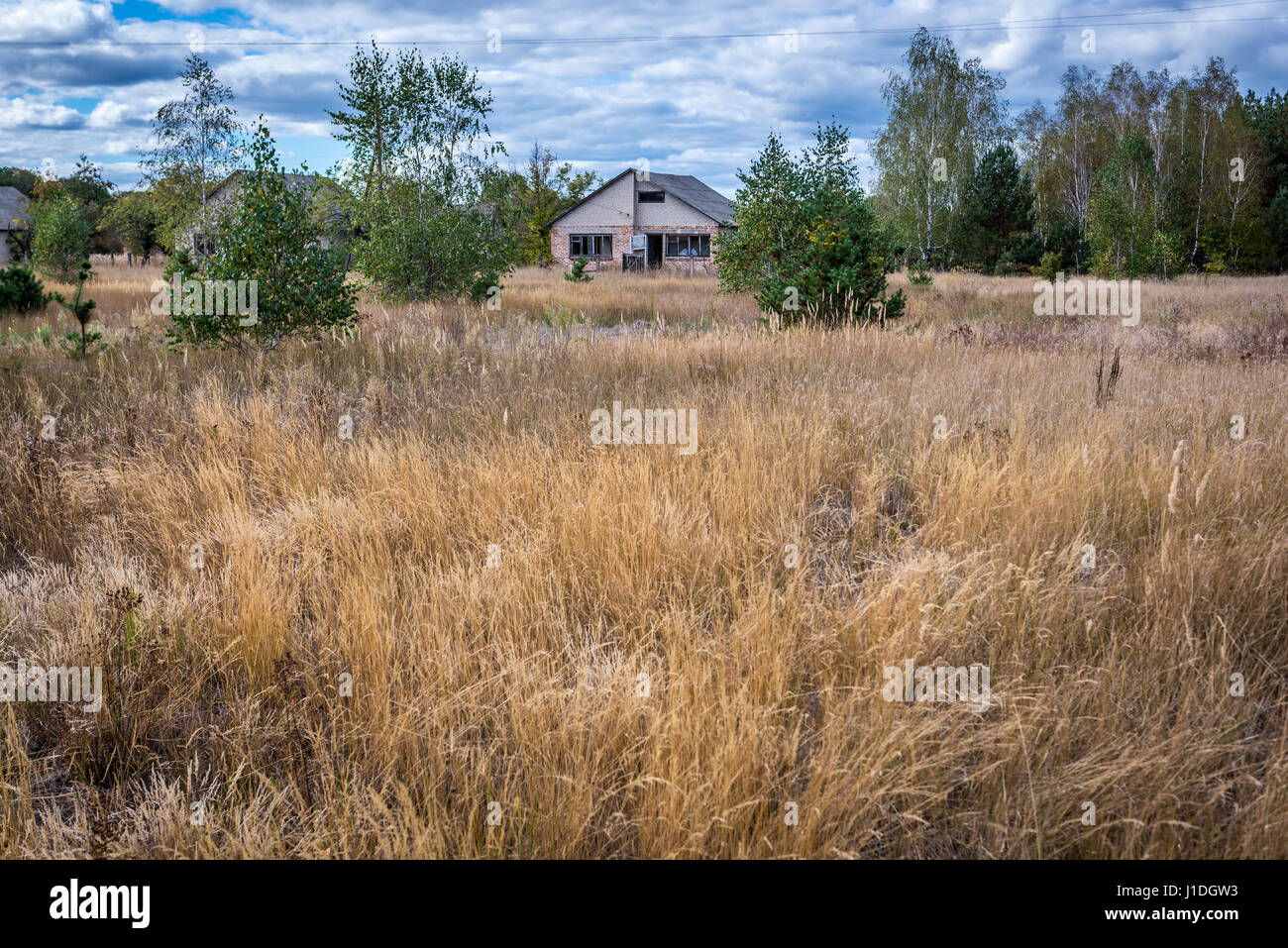 Abandoned farm building in chernobyl hi-res stock photography and ...