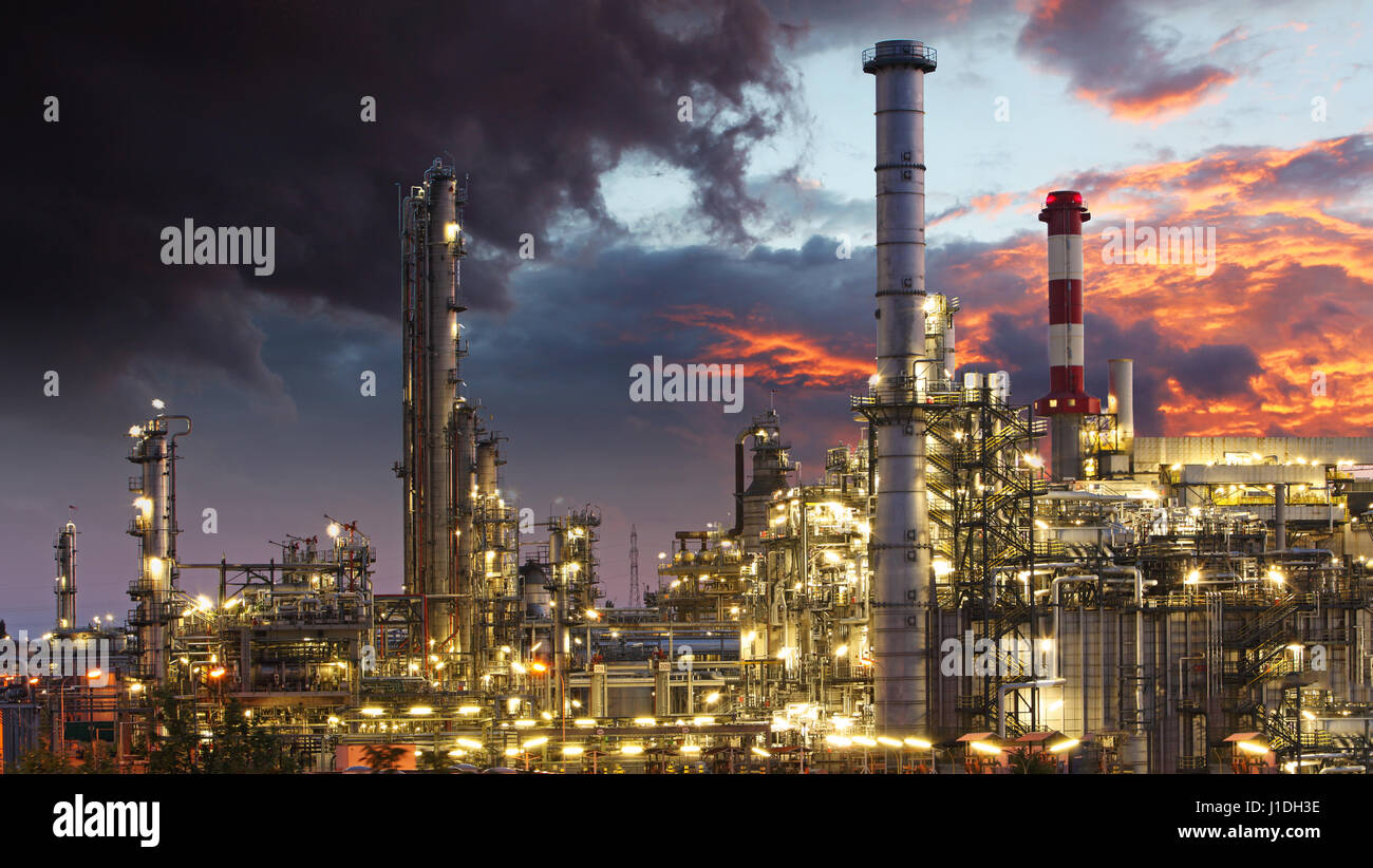 Oil indutry refinery - factory Stock Photo - Alamy