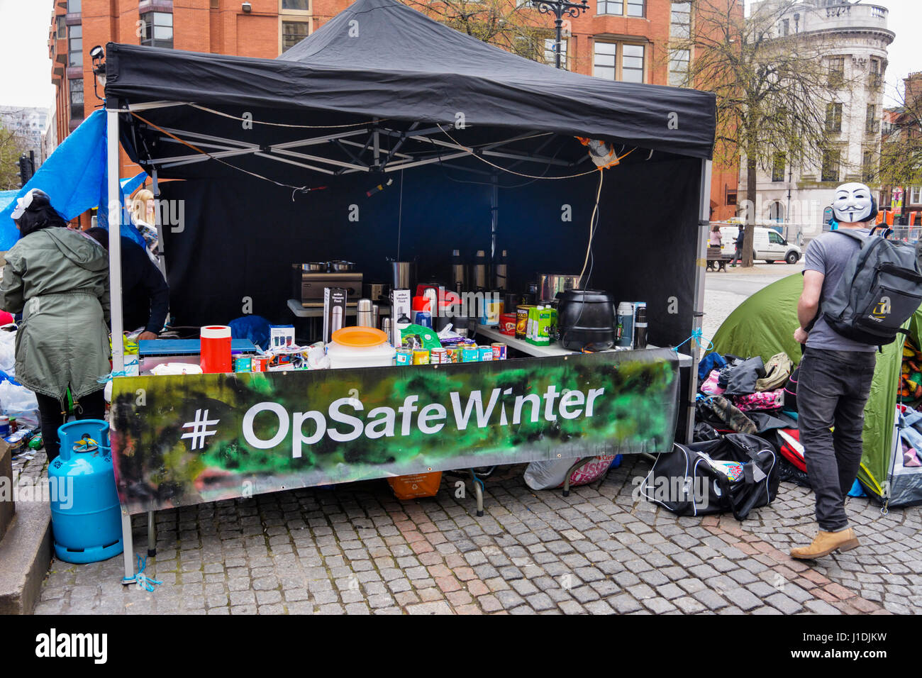 Supporters of the homeless & rough sleepers in Manchester free hot ...