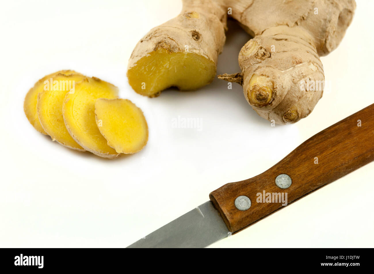Ginger cut up knife hi-res stock photography and images - Alamy