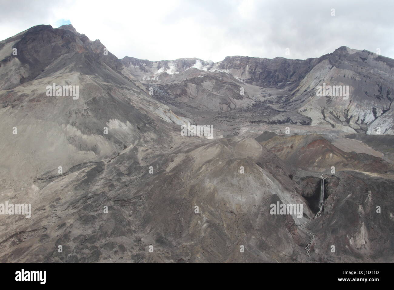 Mount st helens volcano after eruption hi-res stock photography and ...