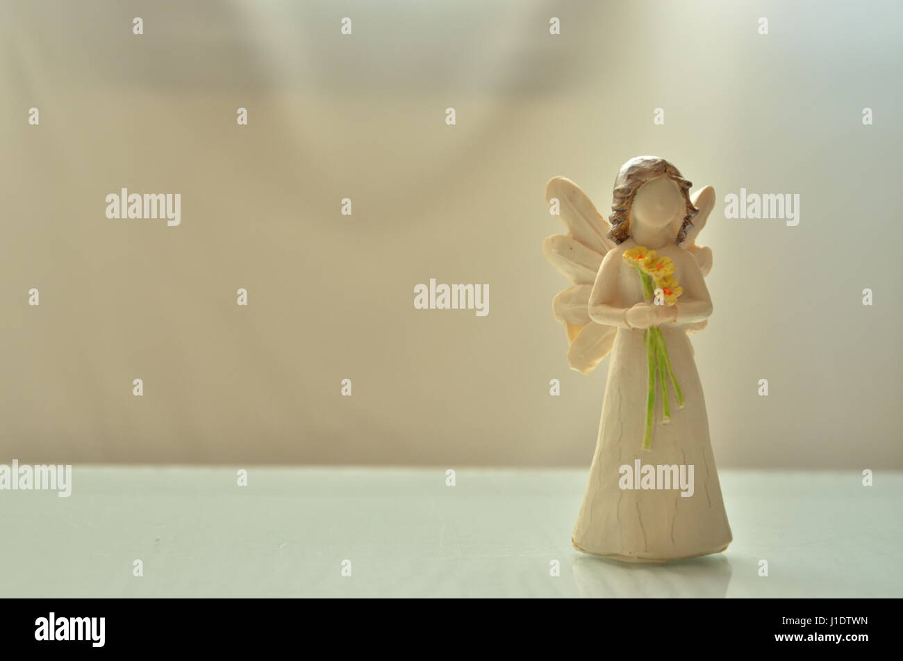 Angelic symbol of peace hi-res stock photography and images - Alamy
