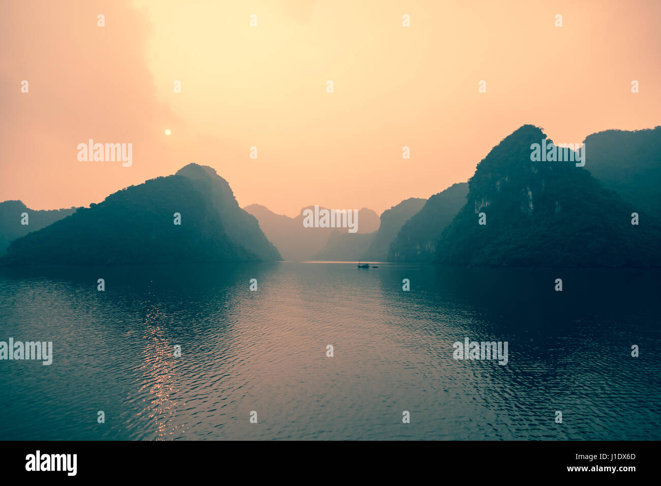 Vietnam travel ha long bay hi-res stock photography and images - Alamy