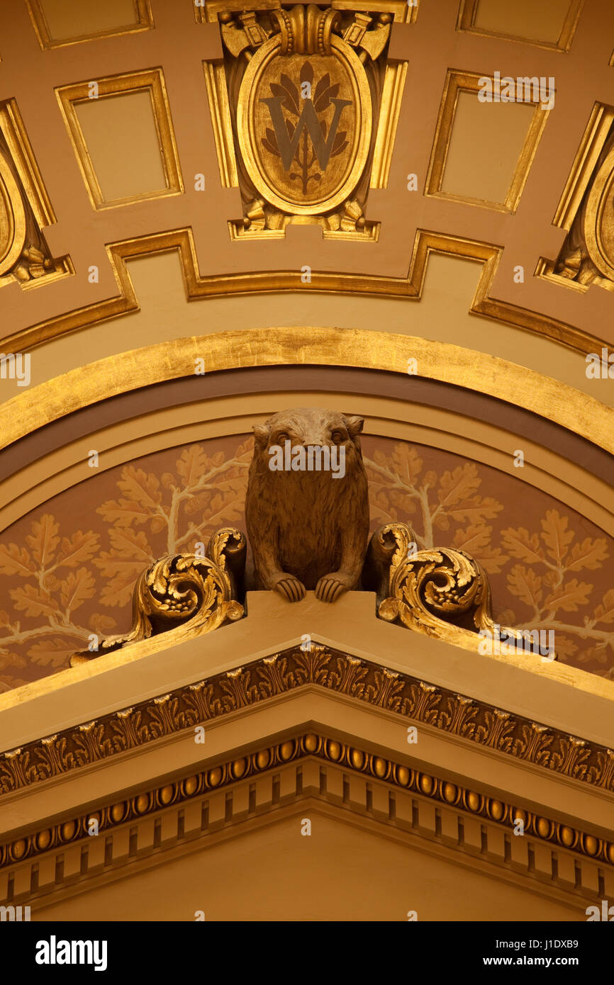 Badger Sculpture at Wisconsin State Capitol Stock Photo - Alamy