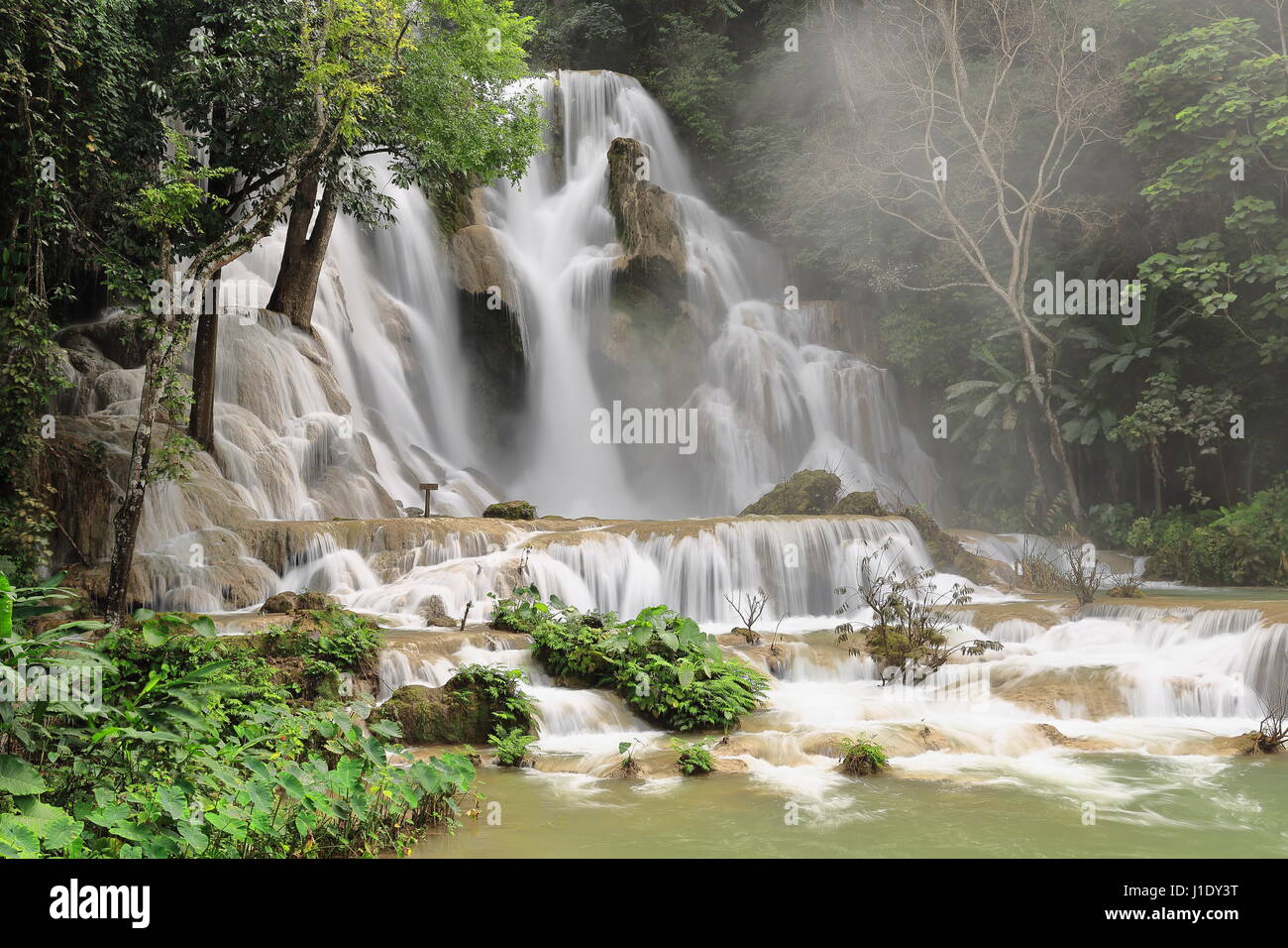 Crystalline limestone rock hi-res stock photography and images - Alamy