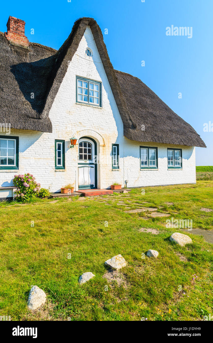 Typical Frisian house in Hornum village on southern coast of Sylt ...