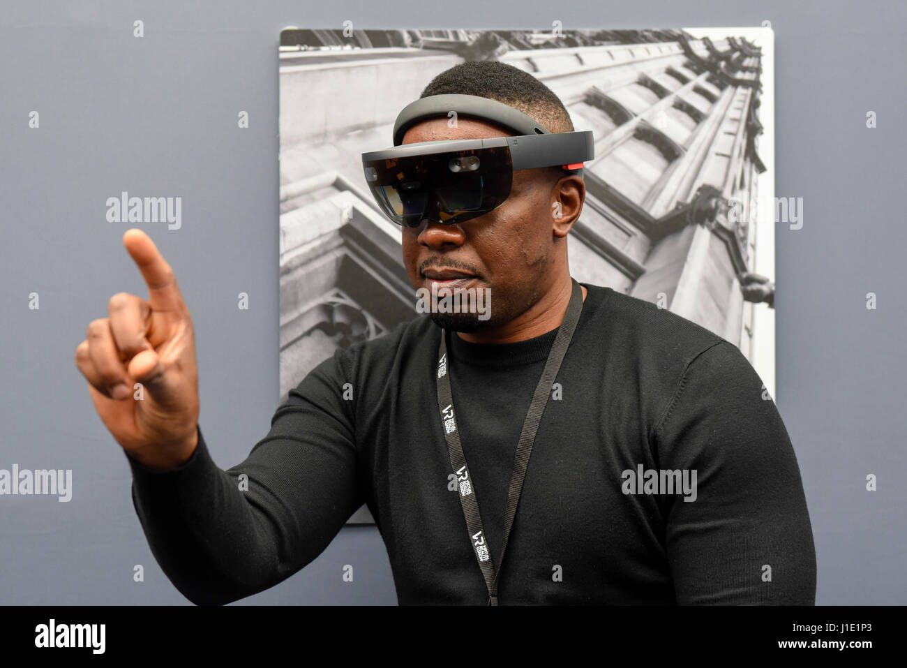 Microsoft hololens hi-res stock photography and images - Alamy