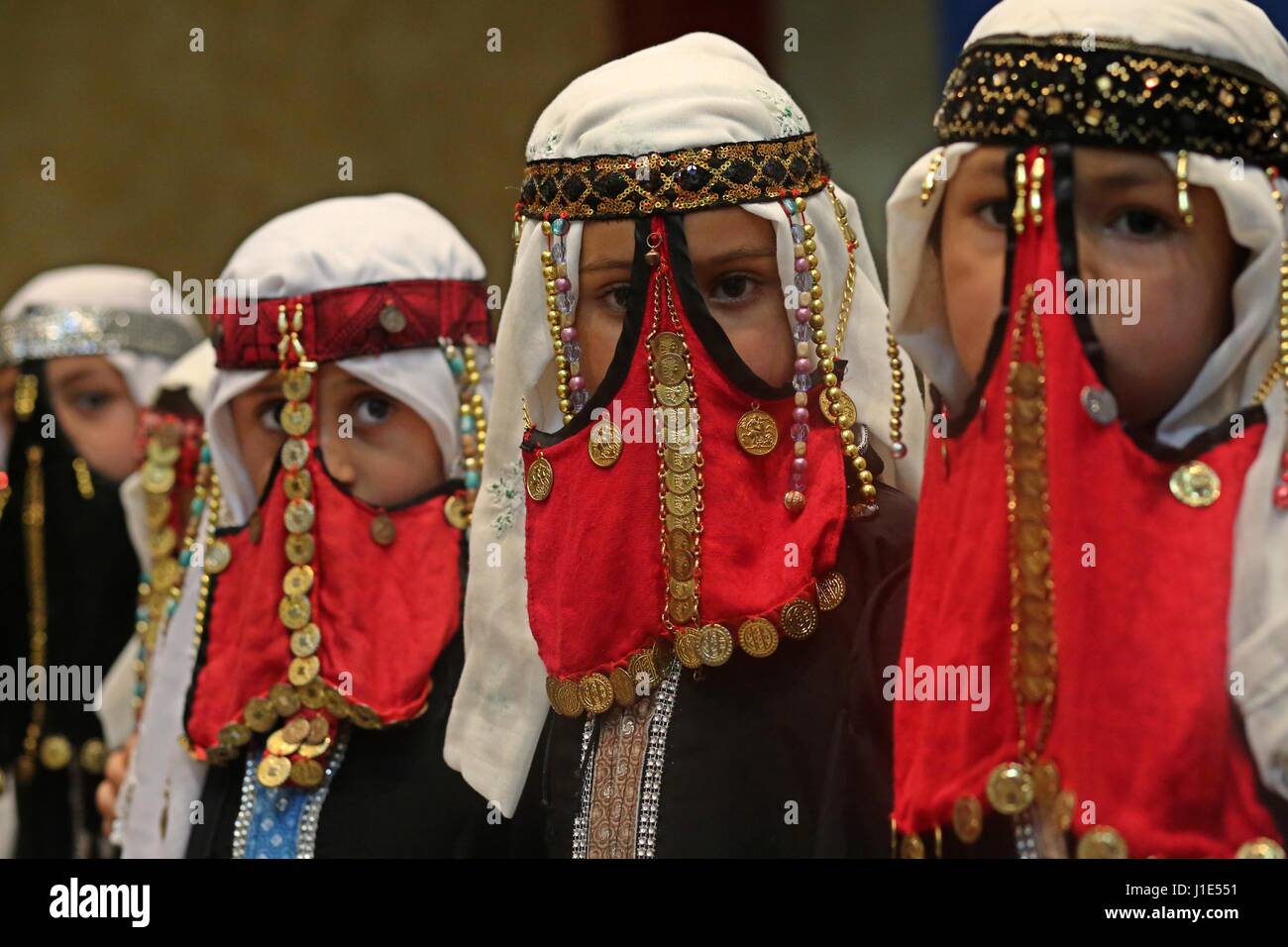 Gaza City, Gaza Strip. 20th Apr, 2017. Palestinian girls wear heritage ...