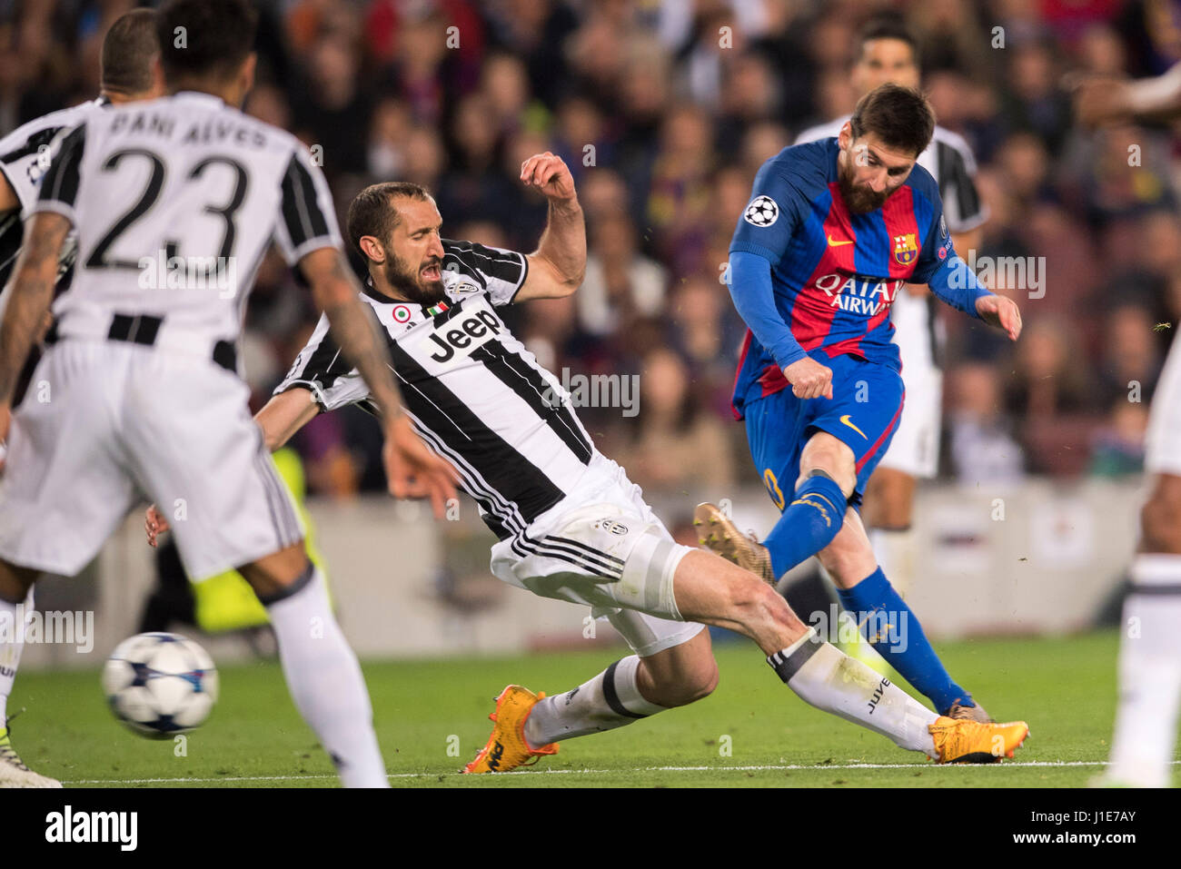 Barcelona, Spain. 19th Apr, 2017. Giorgio Chiellini (Juventus), Lionel ...