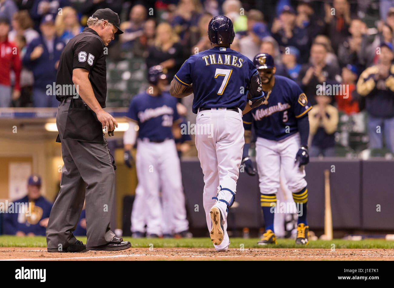 Milwaukee, WI, USA. 20th Apr, 2017. Milwaukee Brewers first baseman ...