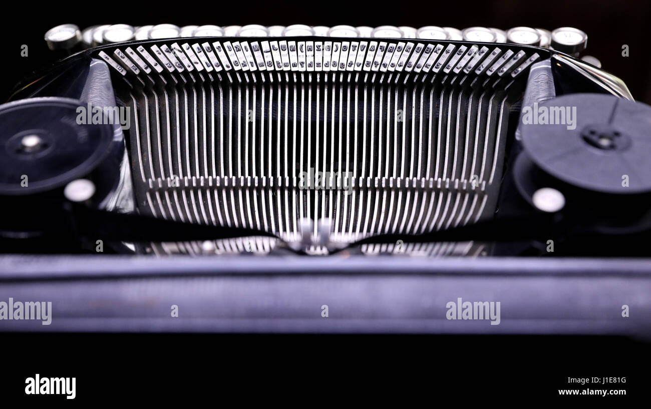 A shot of the types of an "Erika #5" model of the year 1928, taken in ...