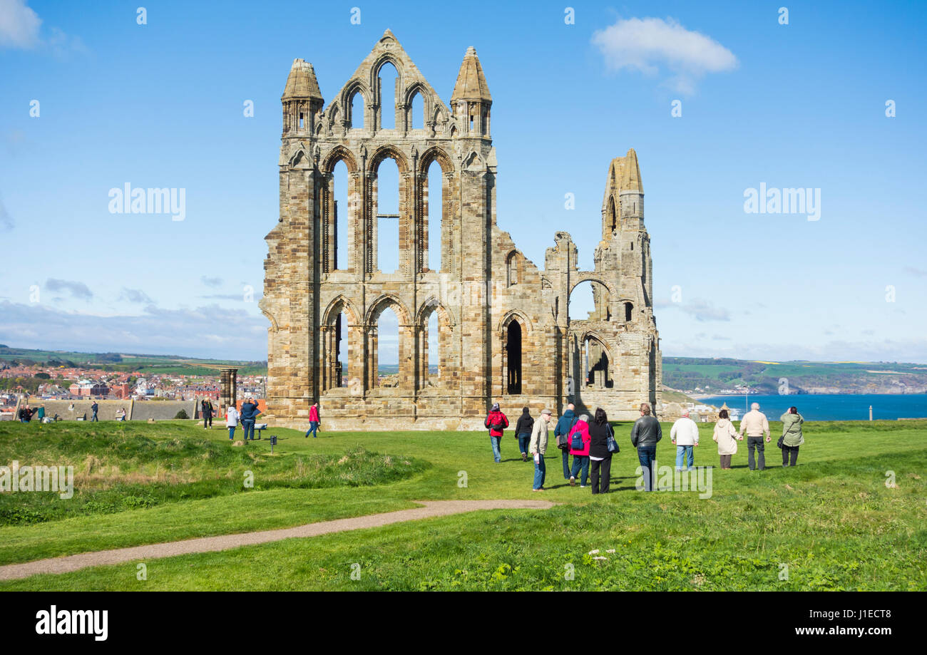 Whitby, North Yorkshire, England, UK. 21st April, 2017. Weather: Bright ...