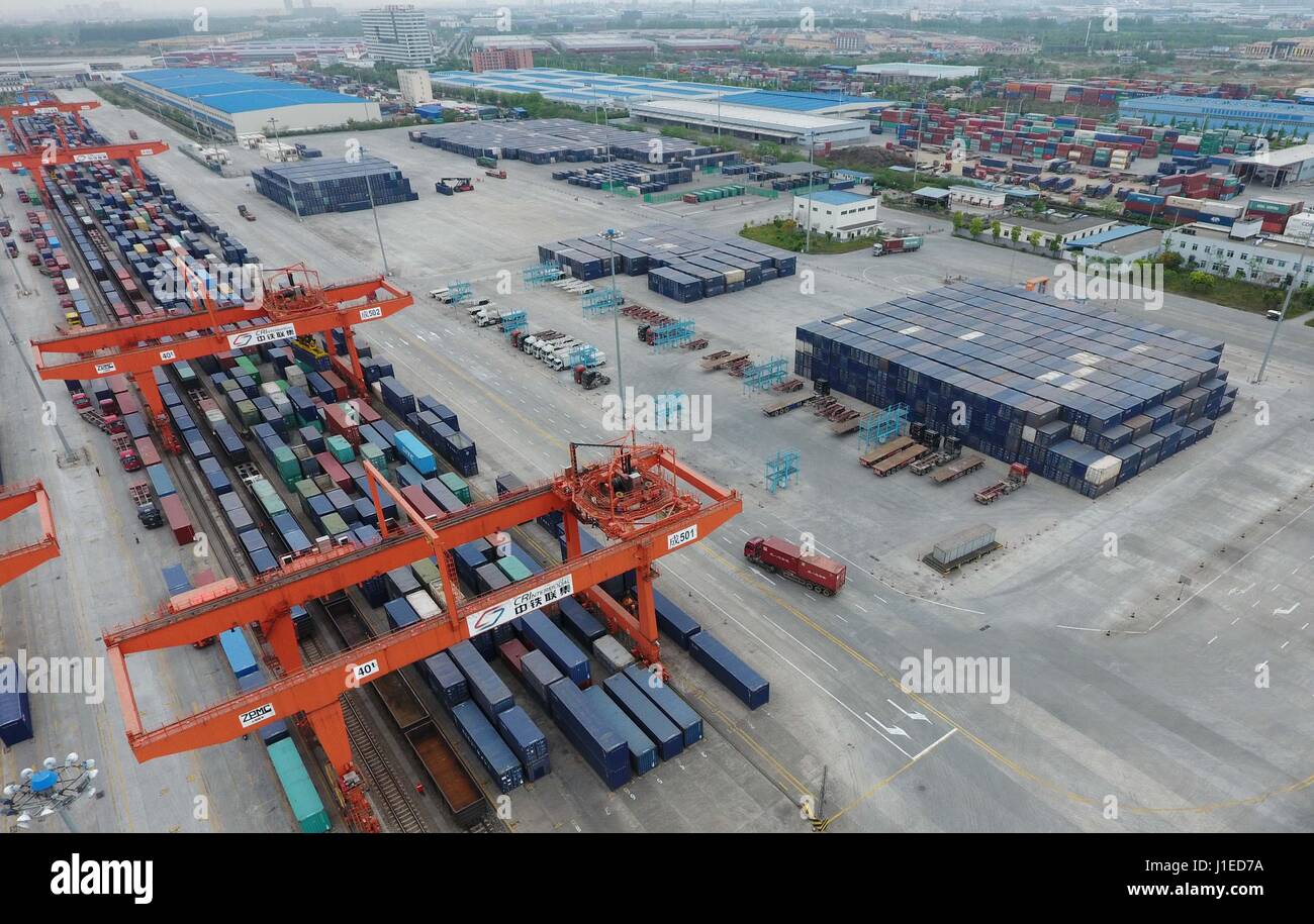 China logistic center hi-res stock photography and images - Alamy