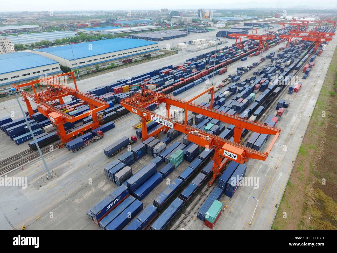 China logistic center hi-res stock photography and images - Alamy