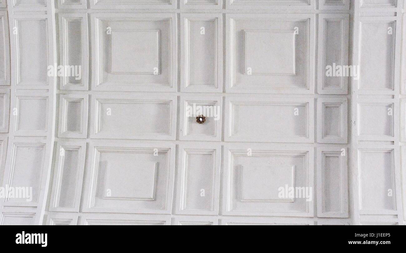 Regular pattern of squares forming a ceiling Stock Photo - Alamy