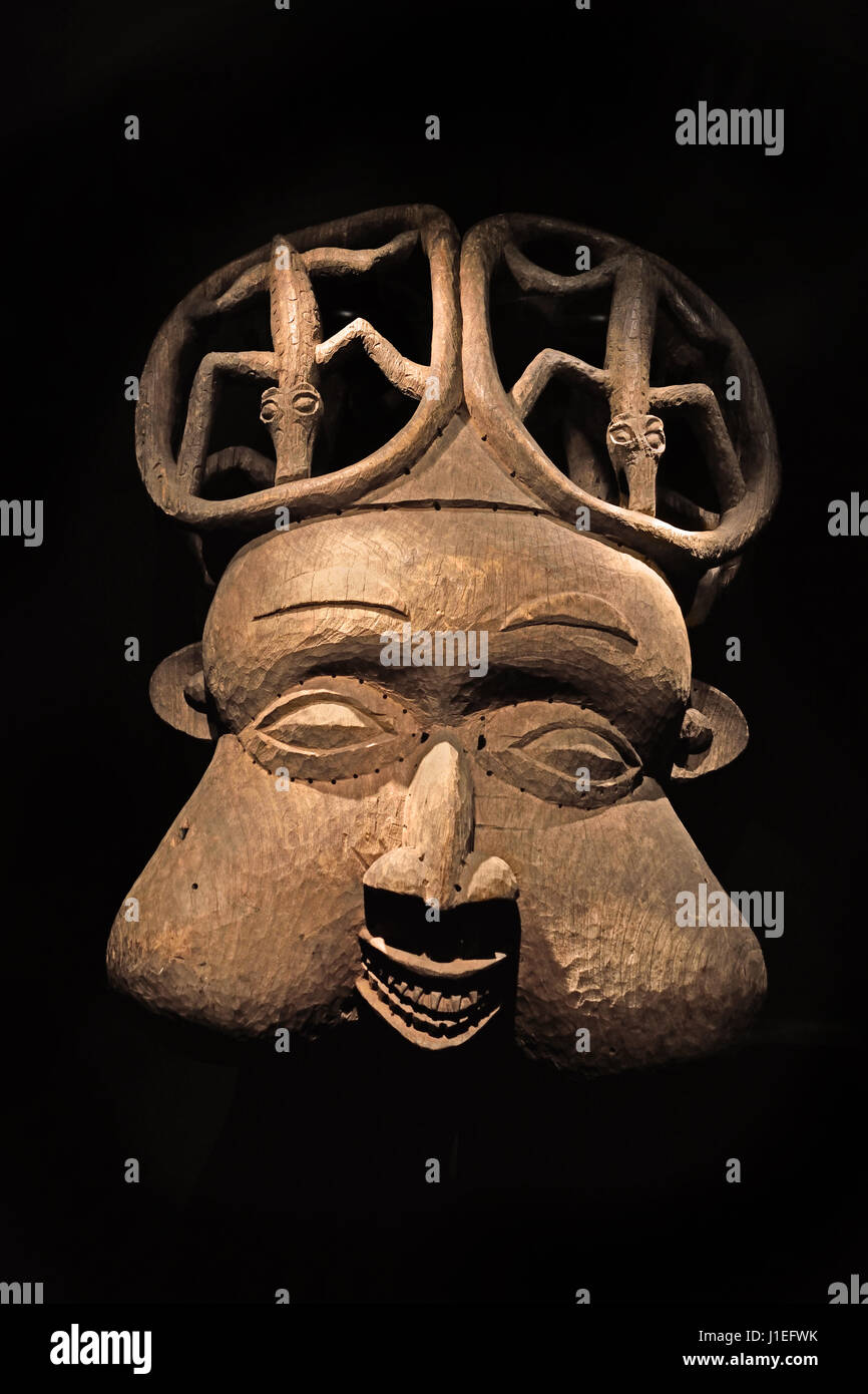 Bamileke mask hi-res stock photography and images - Alamy