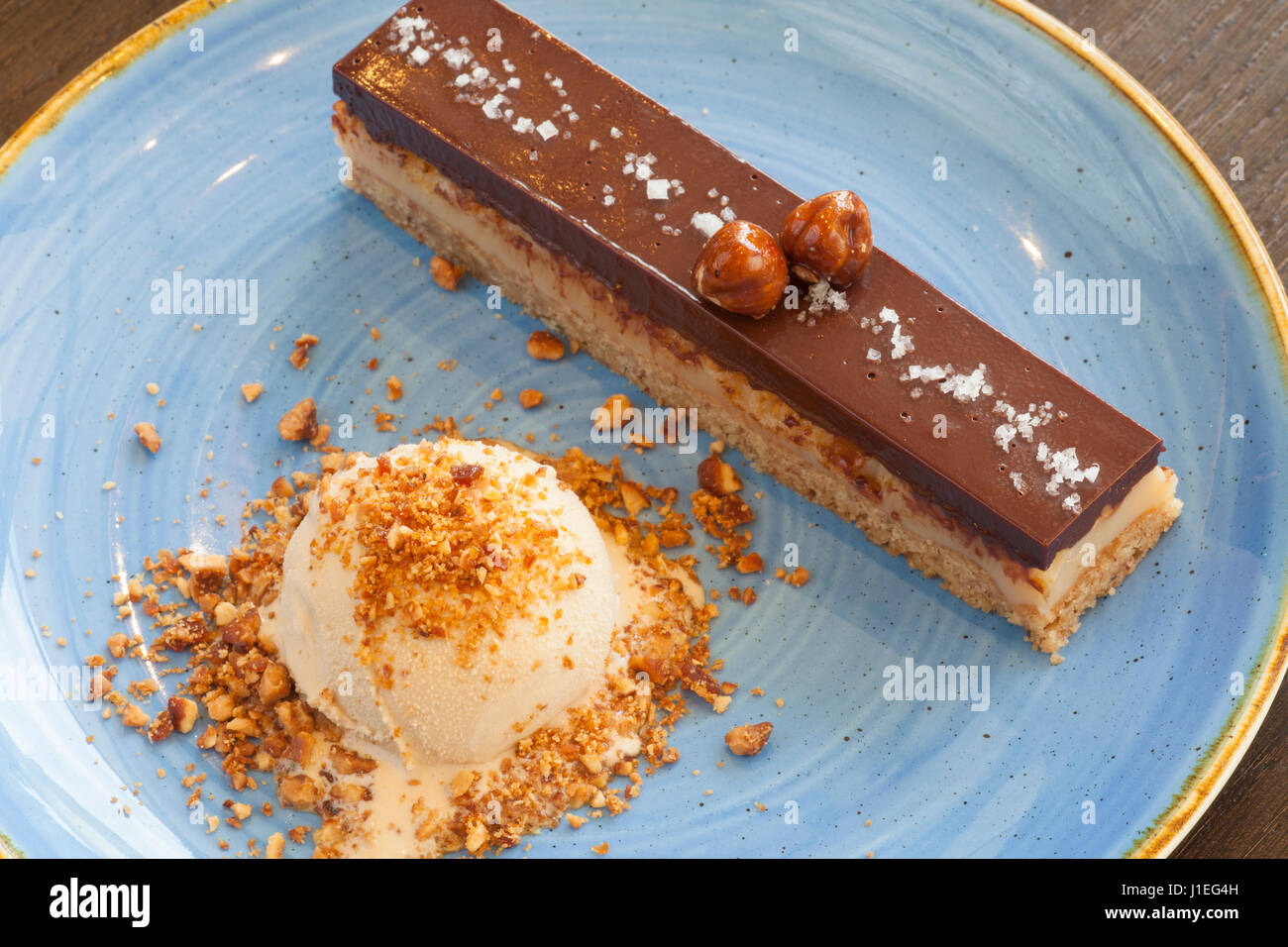 chocolate caramel bar with vanilla ice cream Stock Photo - Alamy