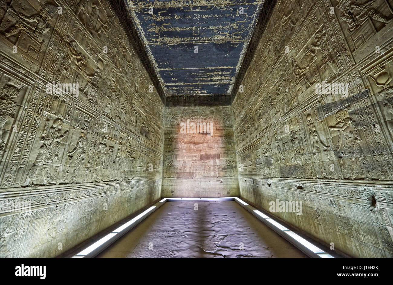 Dendera hi-res stock photography and images - Alamy