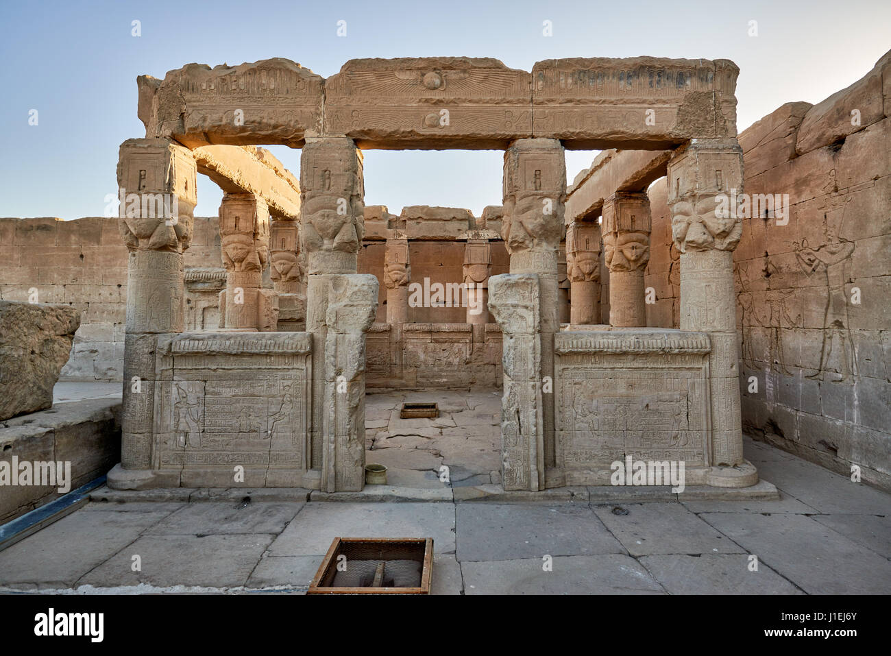 small temple on roof of Hathor temple in ptolemaic Dendera Temple ...