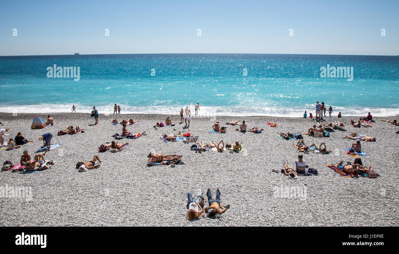 French riviera beach crowd hi-res stock photography and images - Alamy