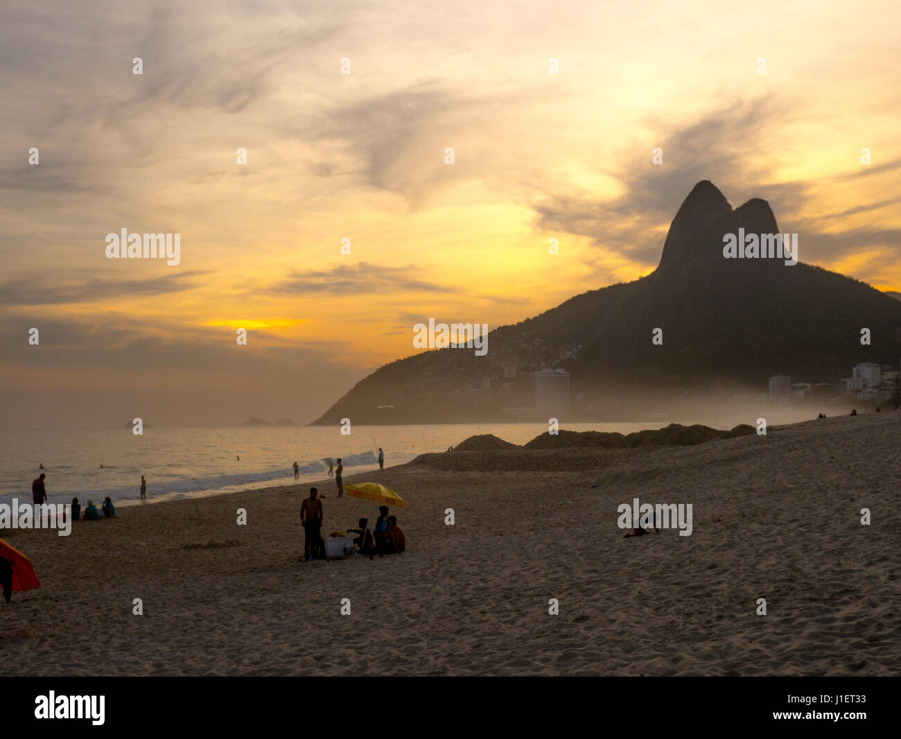 Ipanema Beach at Sunset in Rio de Janeiro Stock Photo - Alamy