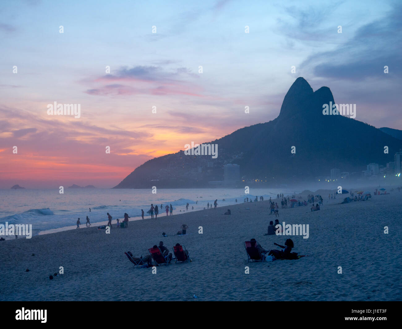 Ipanema Beach at Sunset in Rio de Janeiro Stock Photo - Alamy