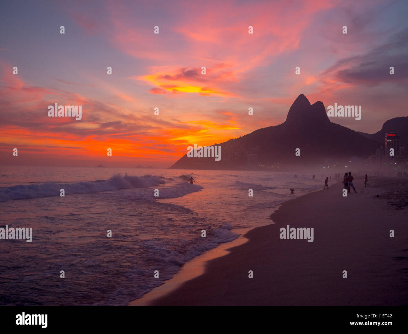 Ipanema Beach at Sunset in Rio de Janeiro Stock Photo - Alamy