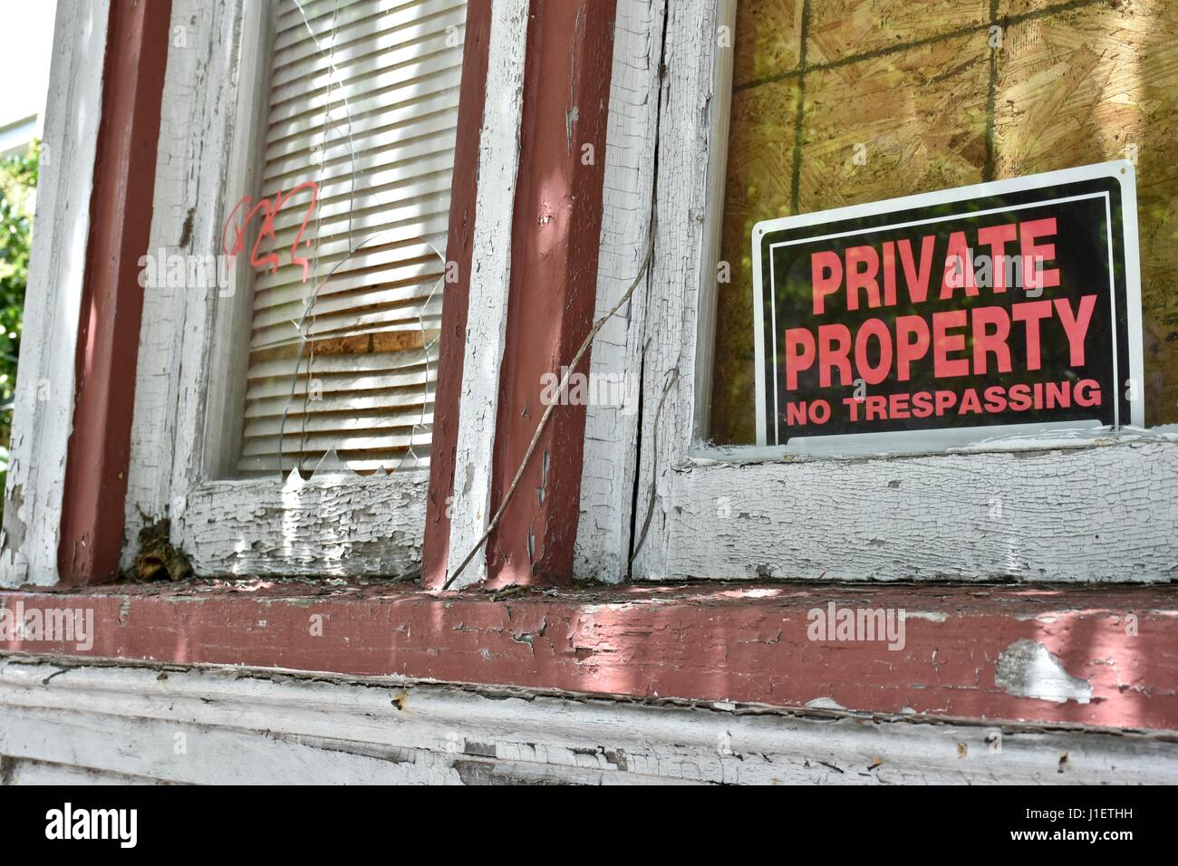Broken into house hi-res stock photography and images - Alamy