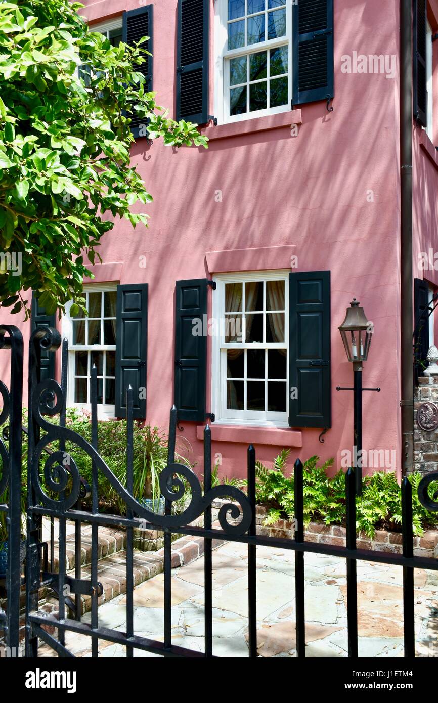 Small colonial house in historic Charleston, South Carolina Stock Photo ...