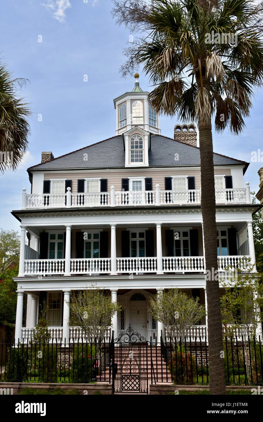 Beautiful colonial style house near East battery street Charleston ...