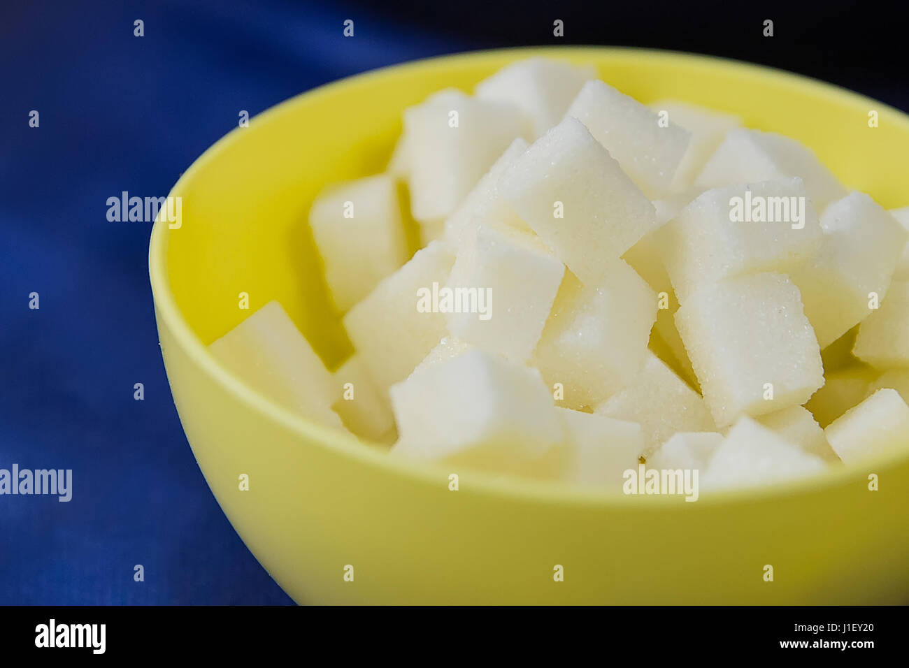 Sugar cubes eat hi-res stock photography and images - Alamy