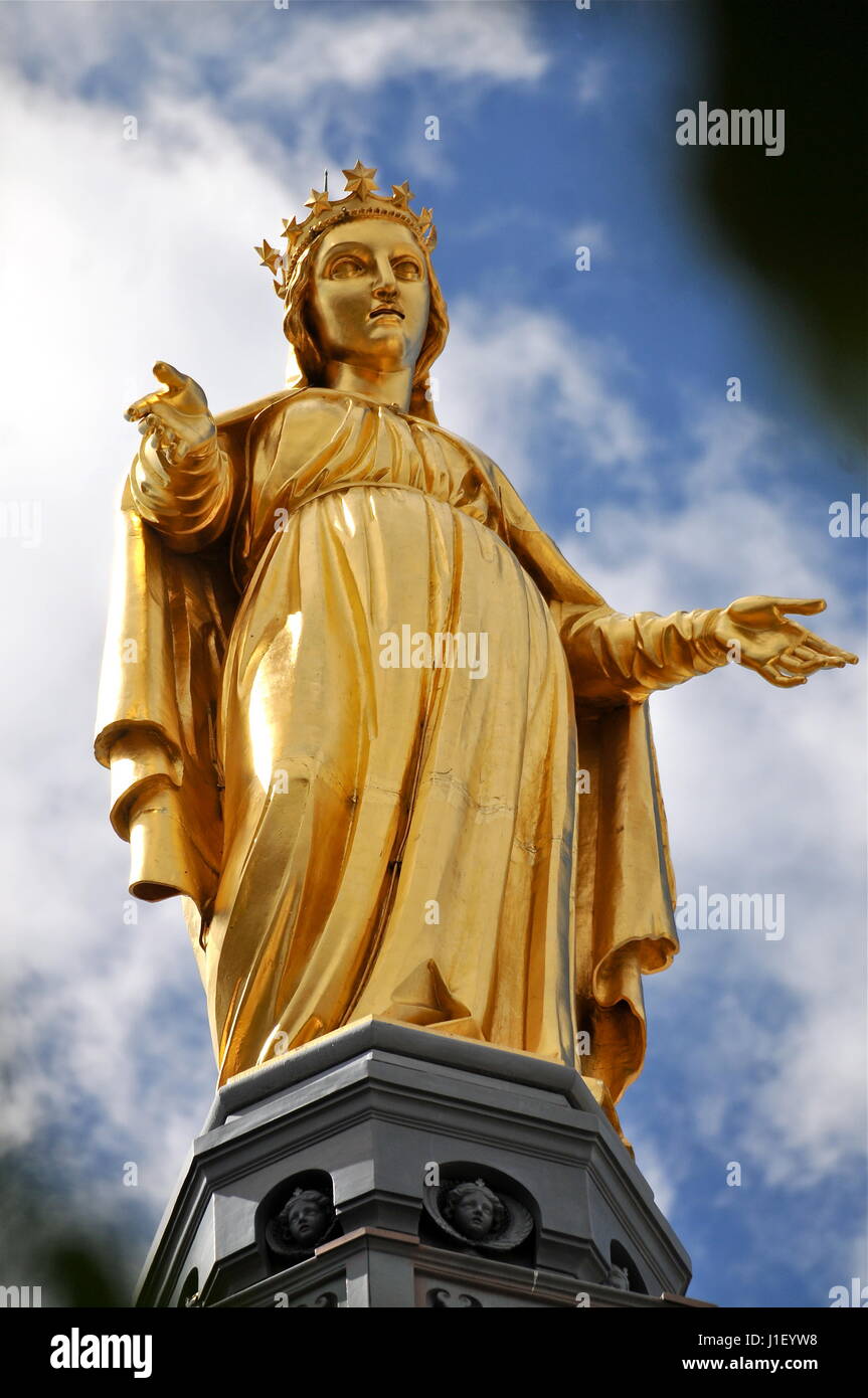 Golden statue virgin mary lyon hi-res stock photography and images - Alamy