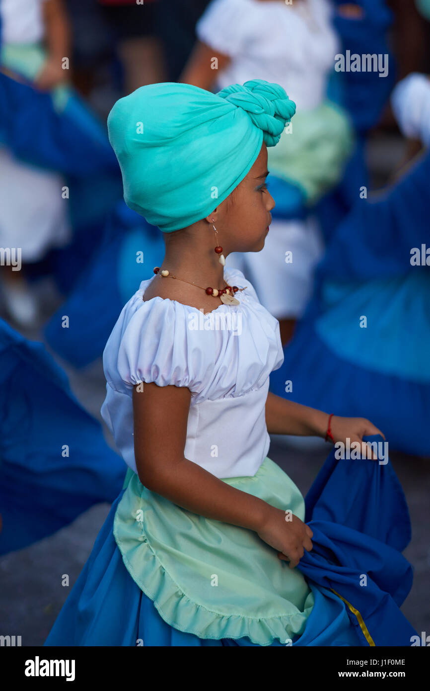 Group of dancers of Africa descent (Afrodescendiente) performing at the ...