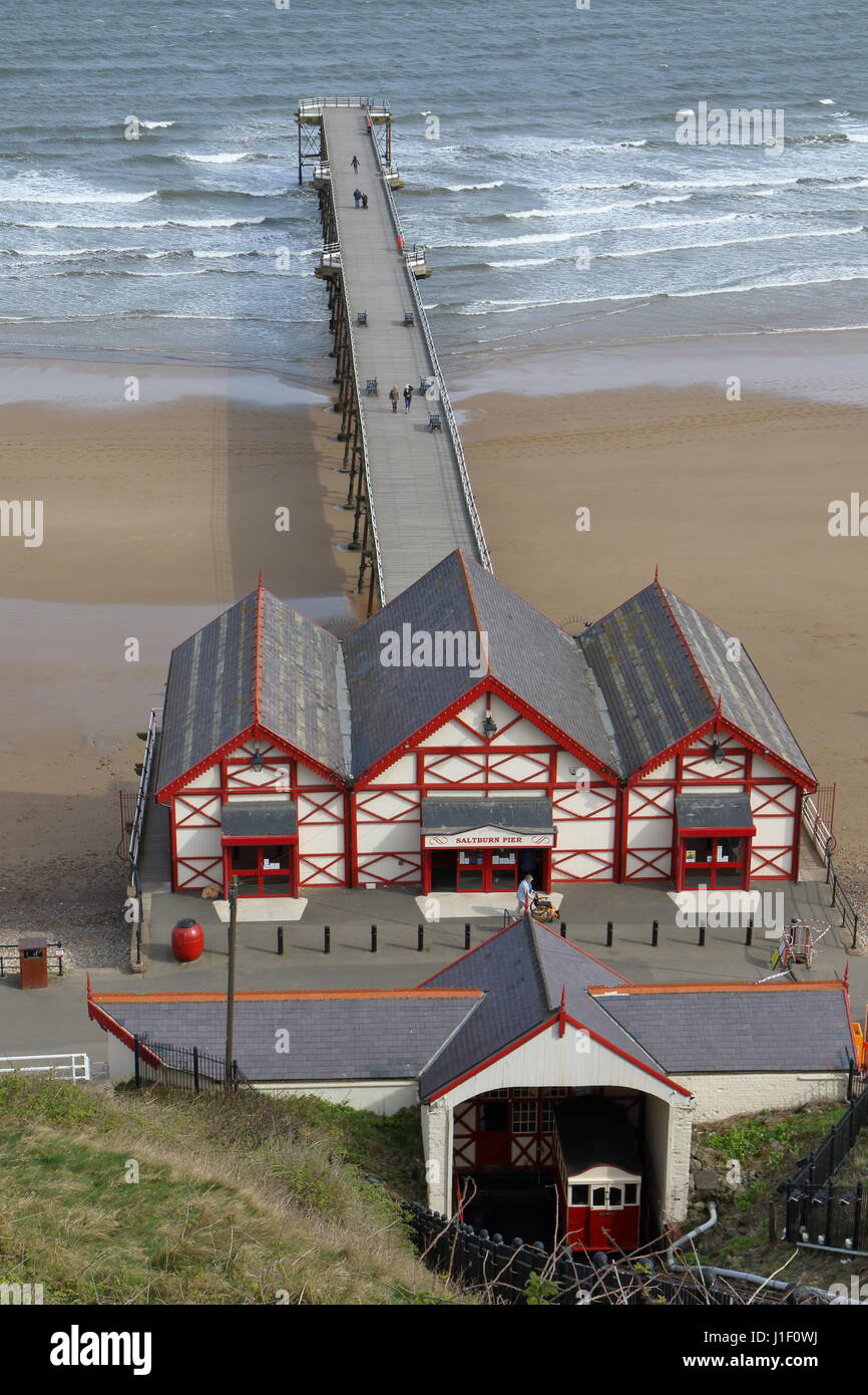 Saltburn by the sea pier and cliff lift hi-res stock photography and ...