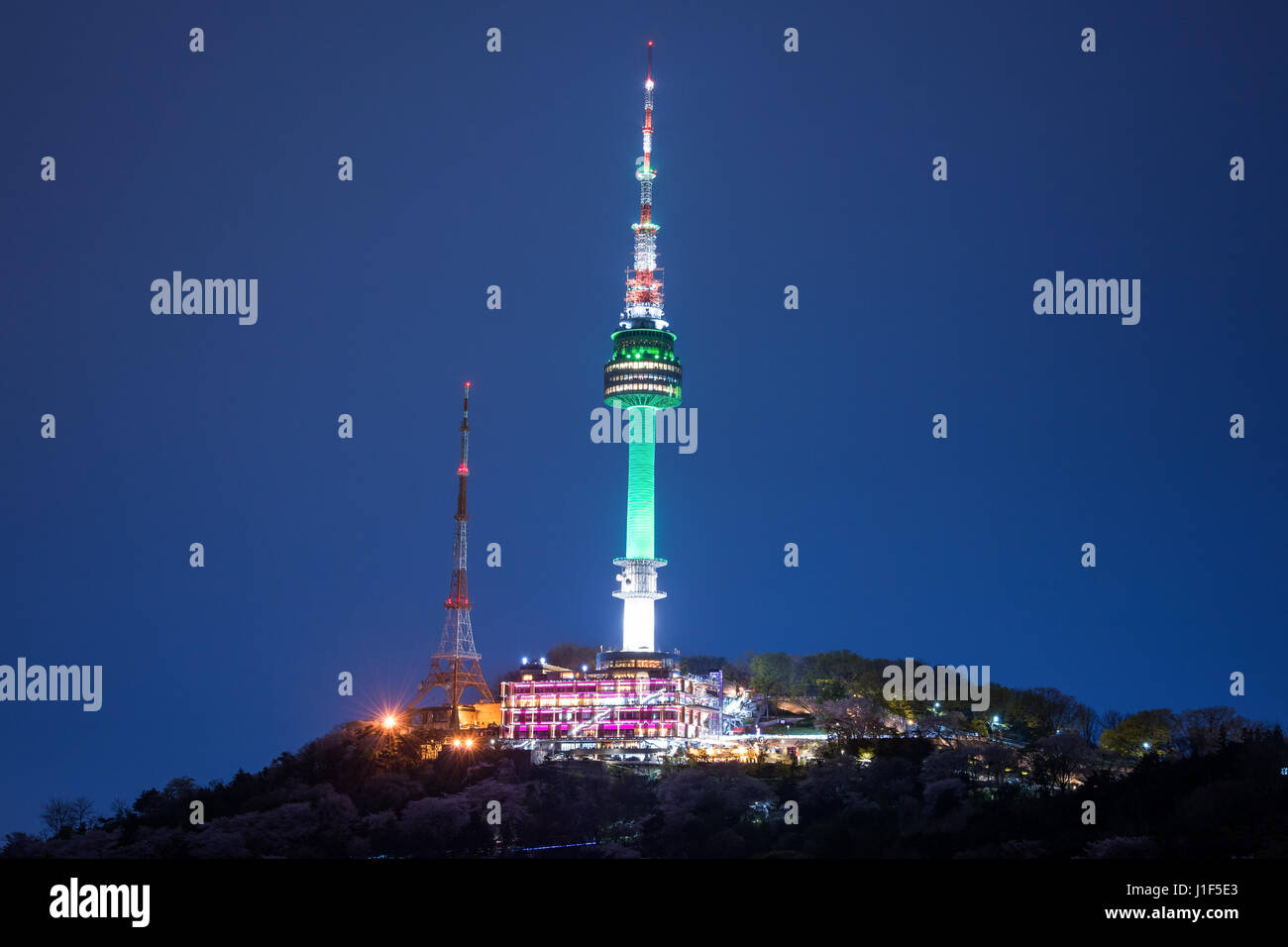 Seoul, South Korea: Night view of N Seoul tower at Namsan mountain ...