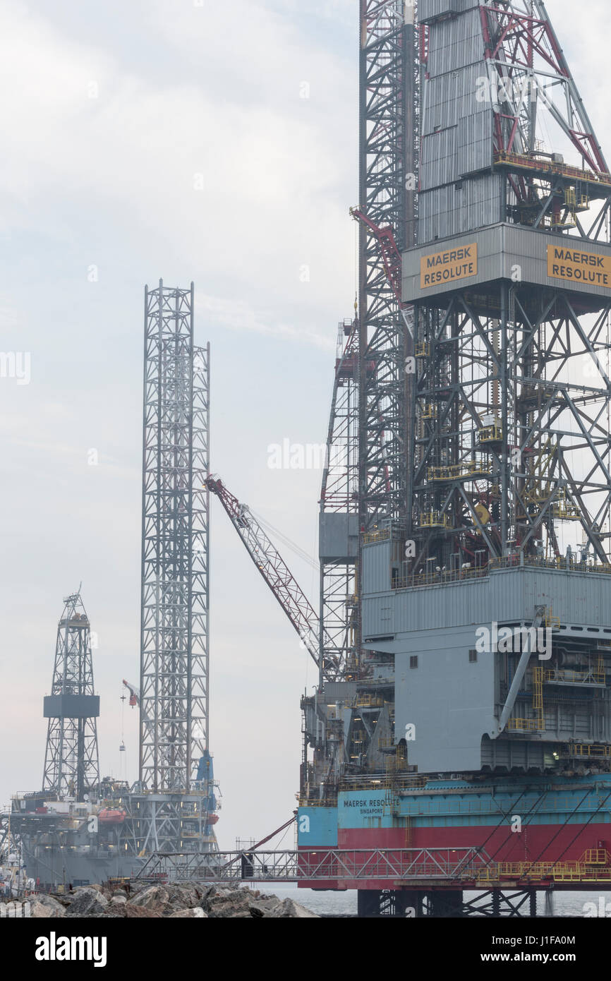 Offshore rigs hi-res stock photography and images - Alamy