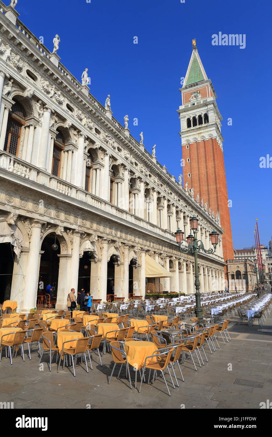 Famous square venice hi-res stock photography and images - Alamy