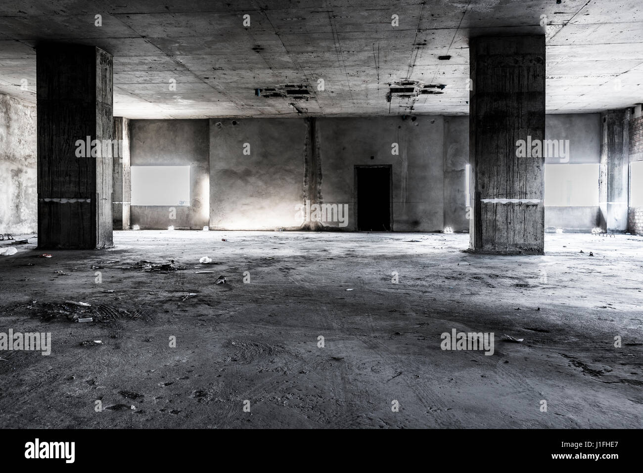 Abandoned building interior Stock Photo - Alamy
