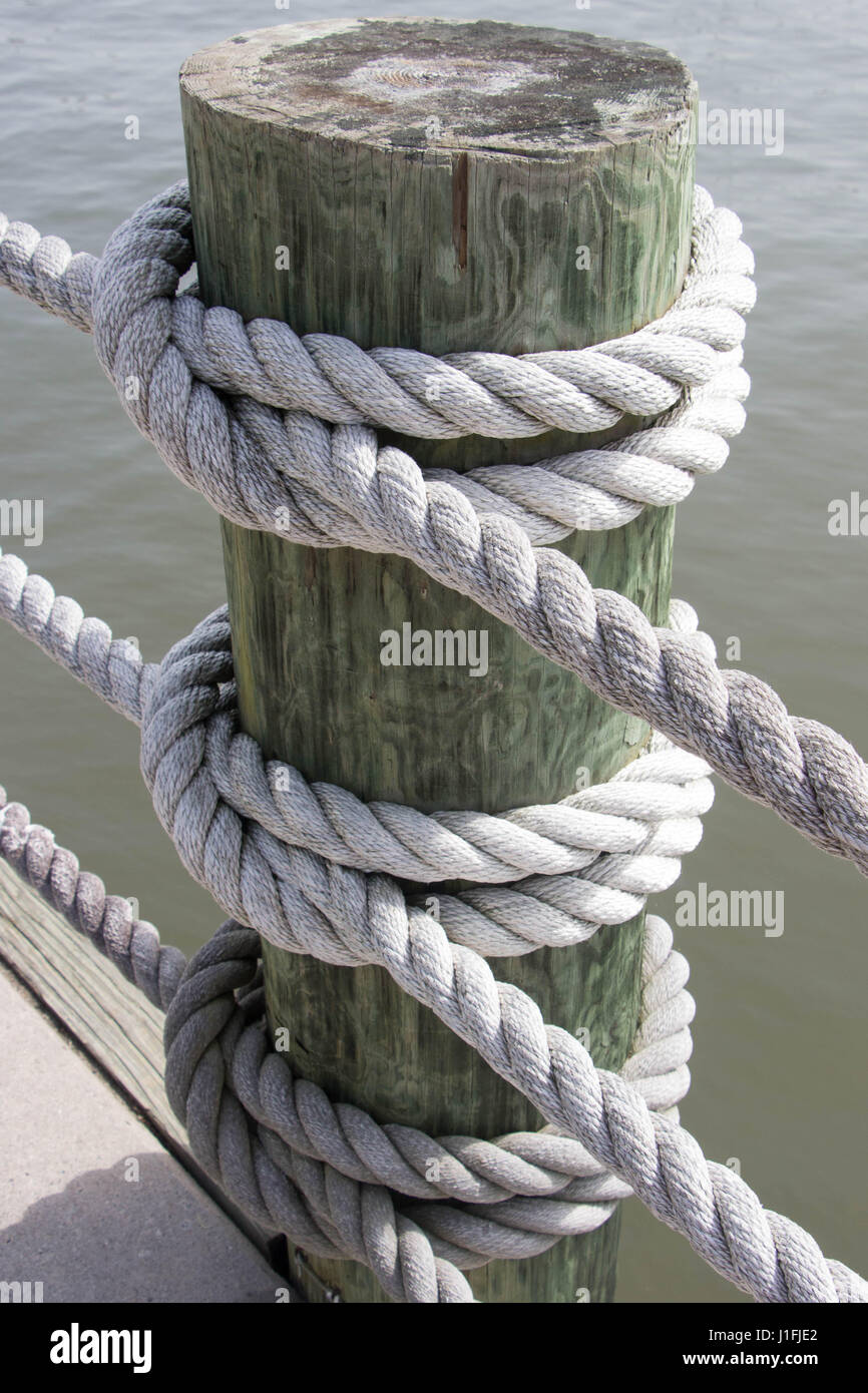 Piling with rope hi-res stock photography and images - Alamy