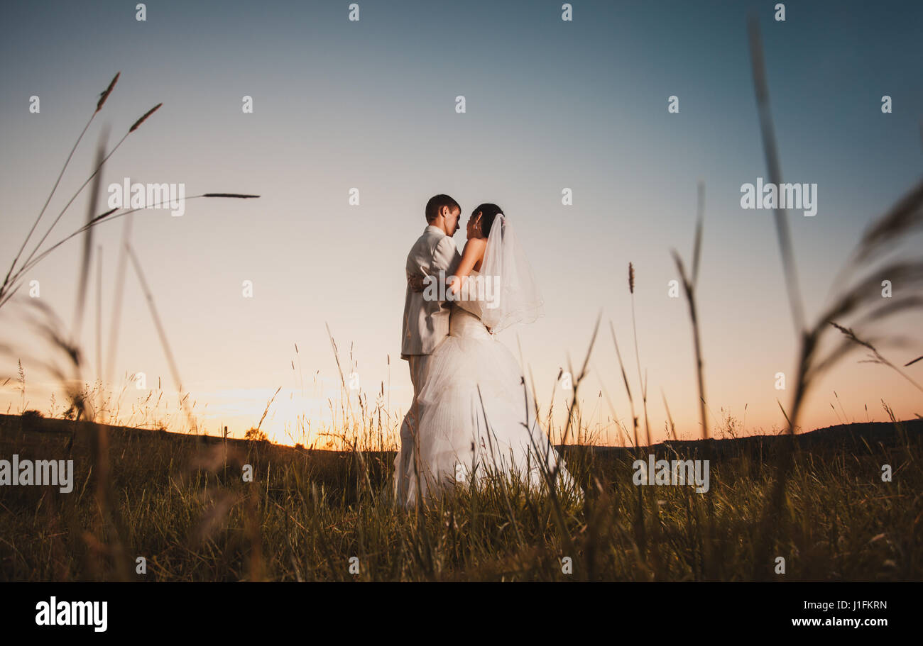 Dancing wedding couple Stock Photo - Alamy