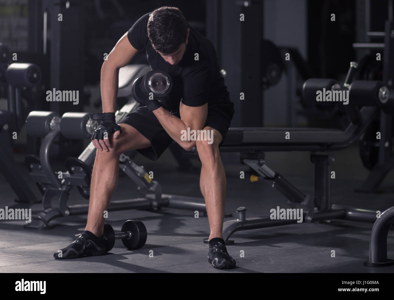 Man dumbbells curl hi-res stock photography and images - Alamy